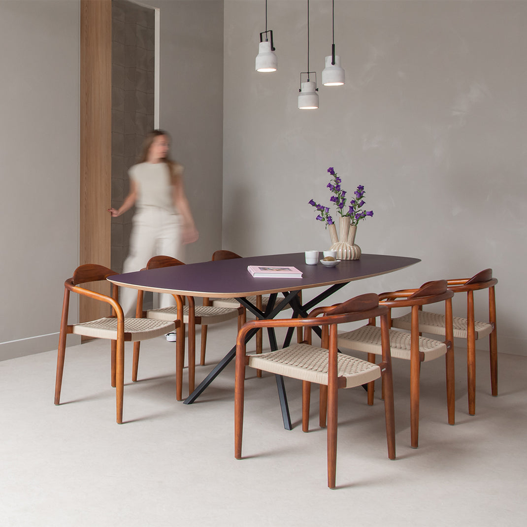 Deens Ovale tafel – Tables by TIM