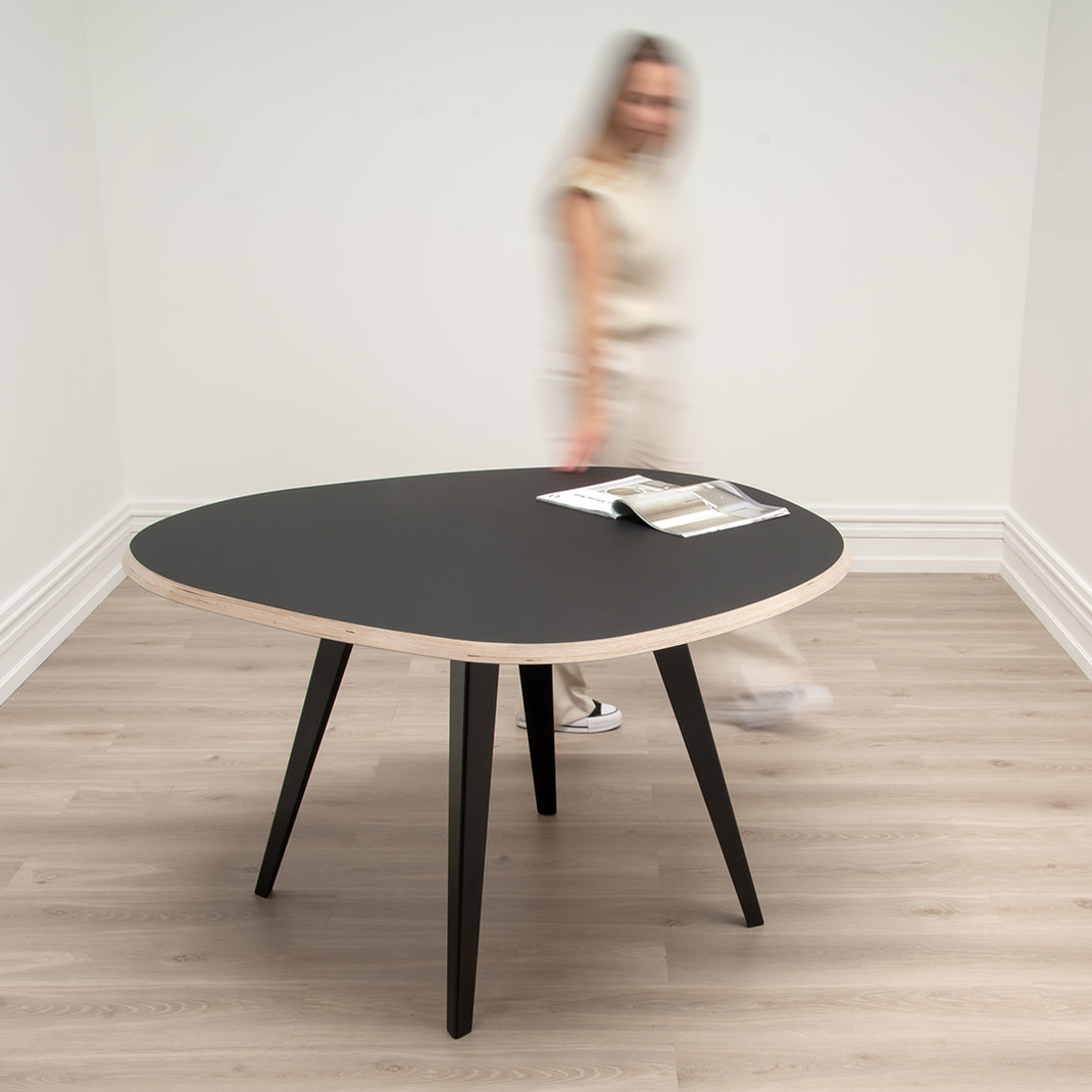 Deens Ovale tafel – Tables by TIM